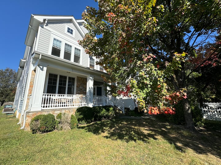 Beautiful Spacious House With Parking 5br-9beds - Alexandria, VA