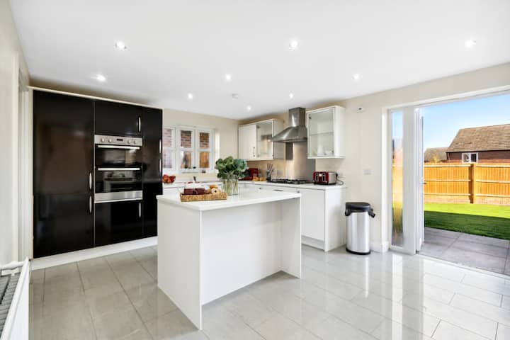 5br Hinckley • Sleeps 10 • 2parking • 20% Discount - Hinckley