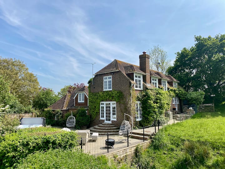 Idyllic Country House - Hot Tub & Games Room - Tenterden