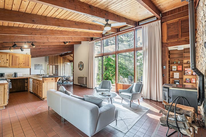 The Hilltop-5acre Oasis, Views, Hot Tub, Game Room - Monte Rio, CA