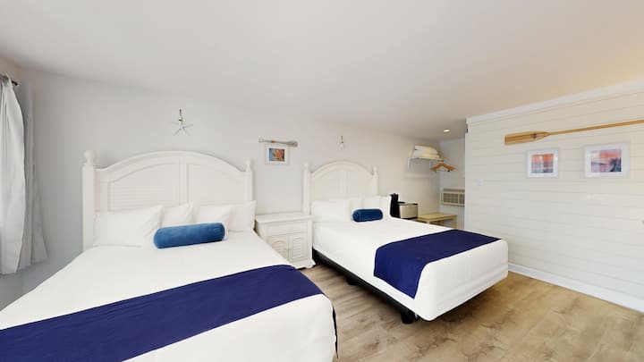 Cozy Seaside Rooms With Pool Access - Cape May, NJ