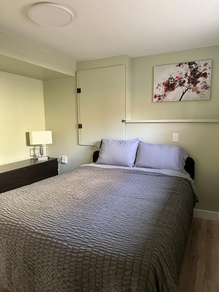Cozy Vernon Suite Near Skiing & Local Charm - Vernon, BC, Canada