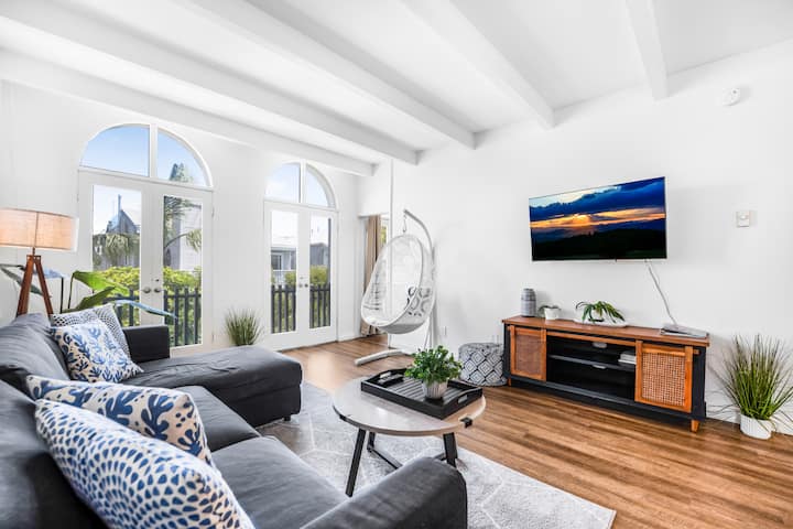 Bayside Retreat: Belmont Park - Parking - Sleeps 6 - San Diego, CA