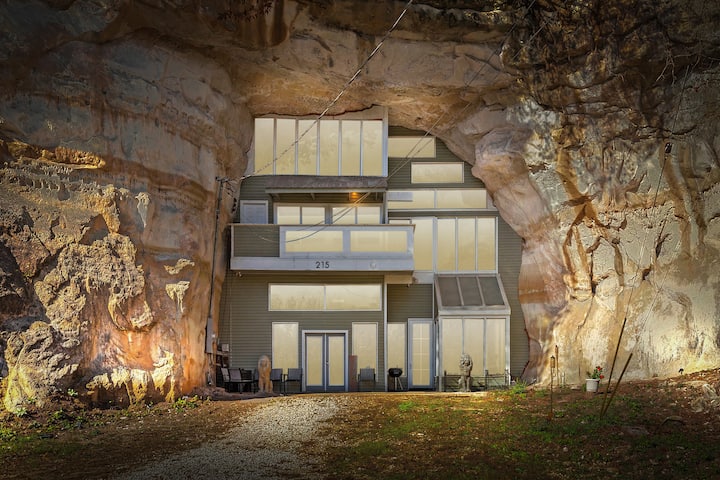Caveland Usa – Unique Cave Retreat & Event Venue - Crystal City, MO