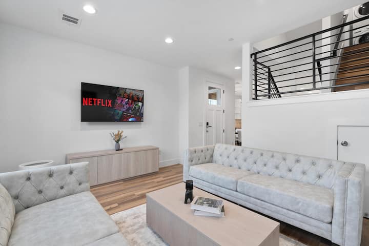 Modern Austin Getaway Mins To Downtown & Bbq! - Austin, TX