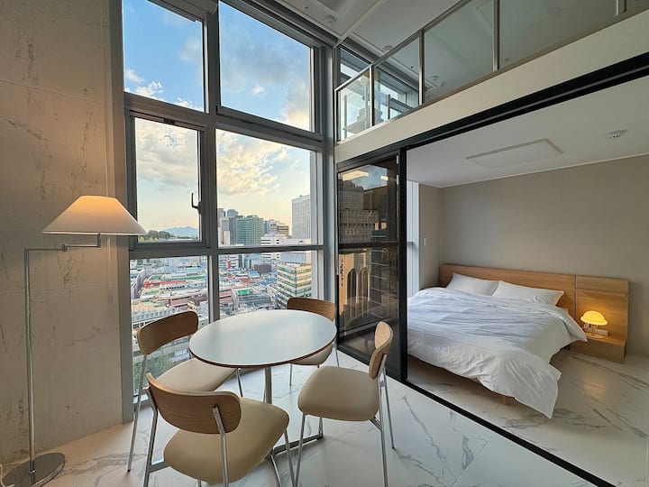 명동 도보 4분, 뷰가 멋진 신축 아파트 시청역 회현역 - Seoul