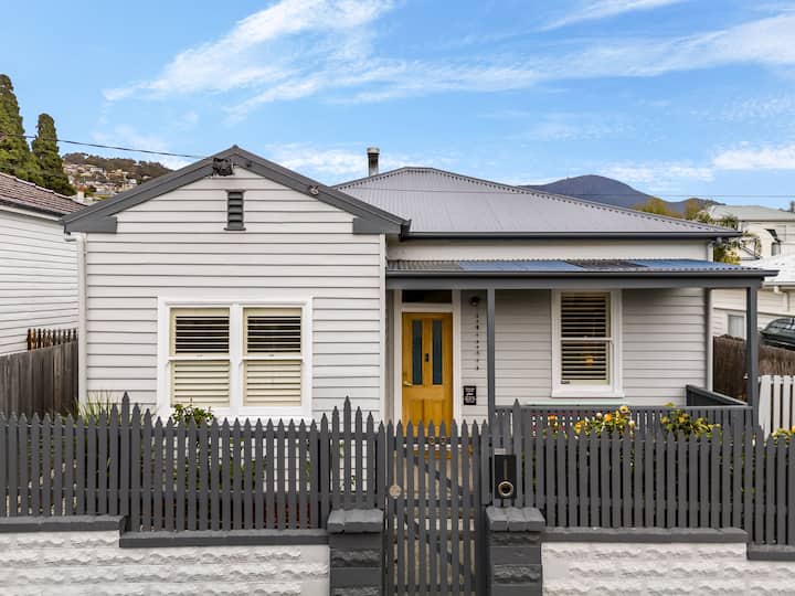 Cosy & Private Escape In The Bay - 