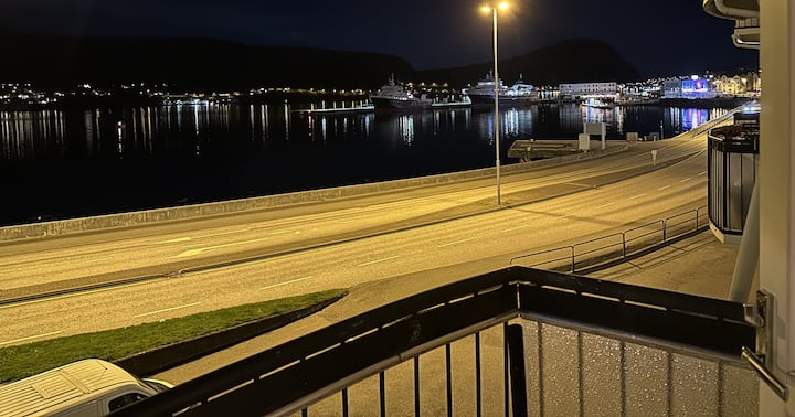 Sentrums Leilighet Med Parkering - Alesund
