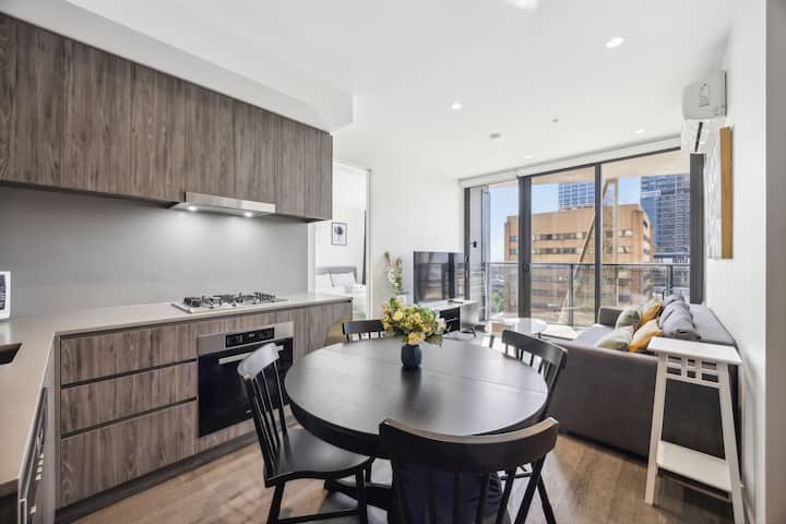 Modish & Clean 2br At Realm Rundle Mall & Parking - Walkerville