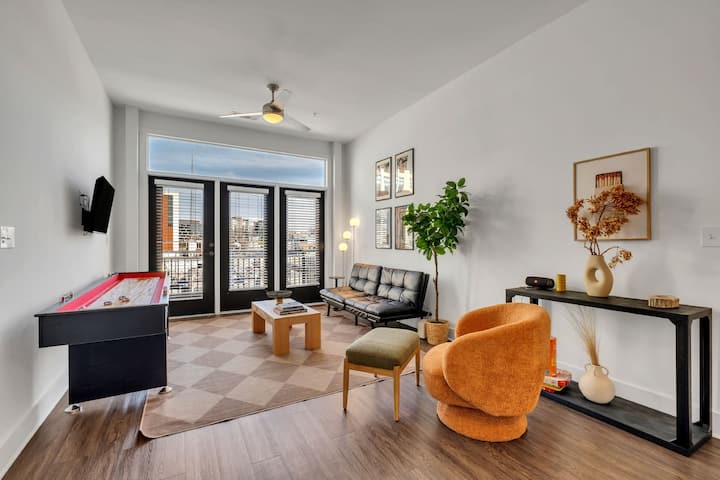 Pool & Balcony | Walk To Broadway Sobro - Nashville