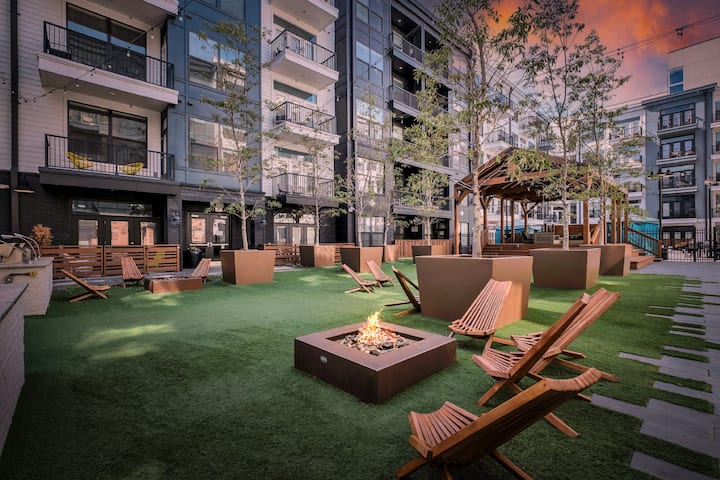 Downtown Sobro Suite W/ Pool, Balcony & Views - Nashville, TN