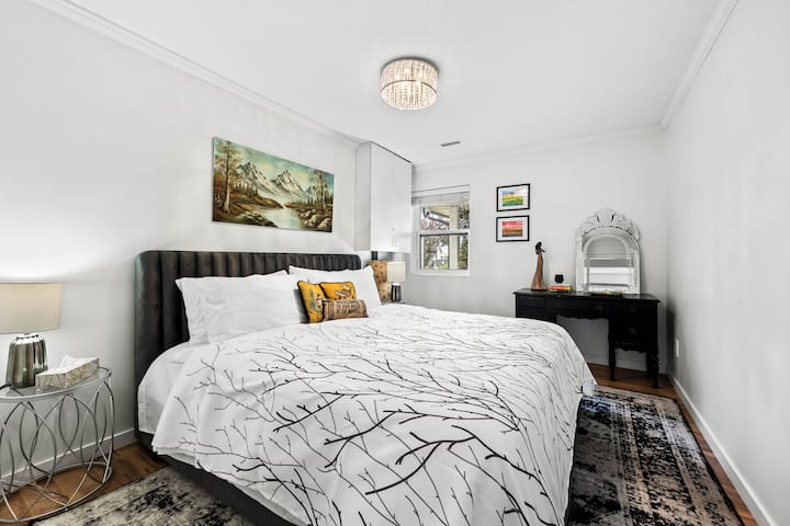 Lovely King Suite W/private Patio & Free Parking - Kamloops