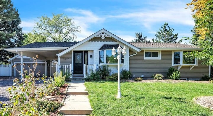 Bright & Cozy House Denver Border Centennial - Littleton, CO
