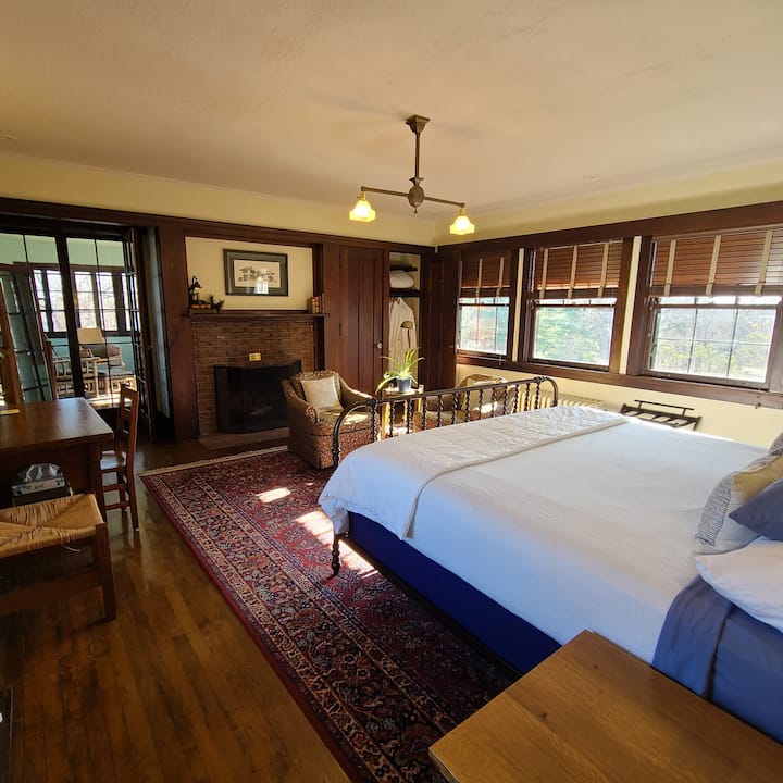 Riverview Suite - Dubuque, IA