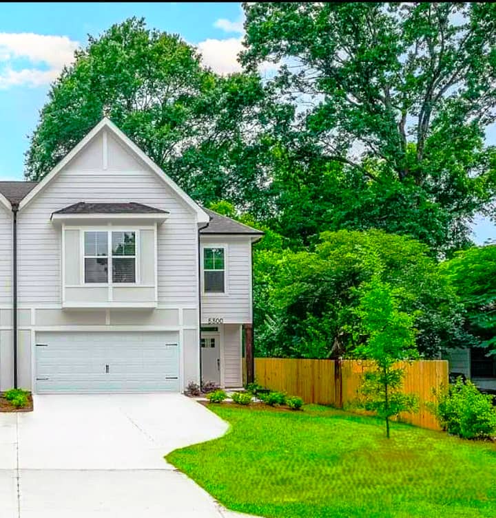 4b, Hot Tub, Pool Table, Fire Pit| 5 Min To Uptown - Charlotte, NC