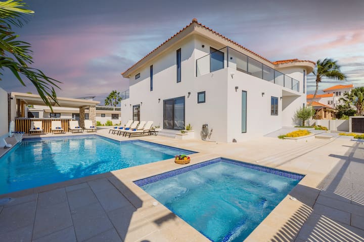 9br Luxury Villa|jacuzzi|pool|games|2 Min->beaches - Aruba