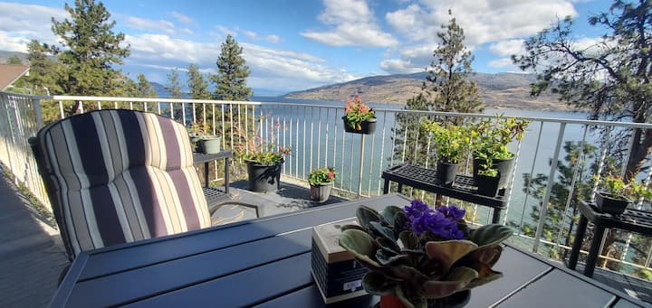 Bring Life Lake View Retreat - Peachland
