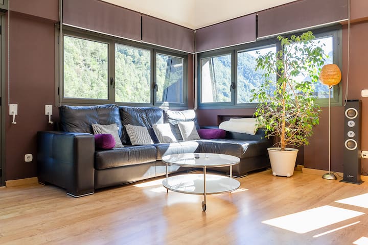 Duplex Artistique |Terrasse | À 10 Min Du Centre - Andorra la Vella