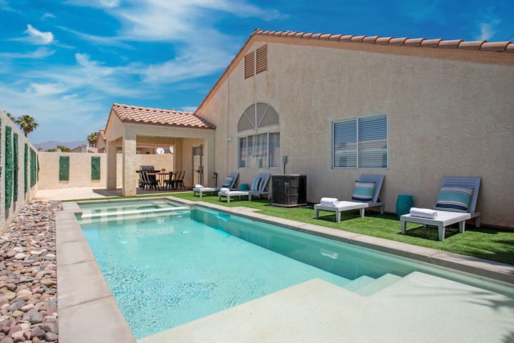 Spacious 4br With A Pool, Arcades, And Billiard! - North Las Vegas, NV