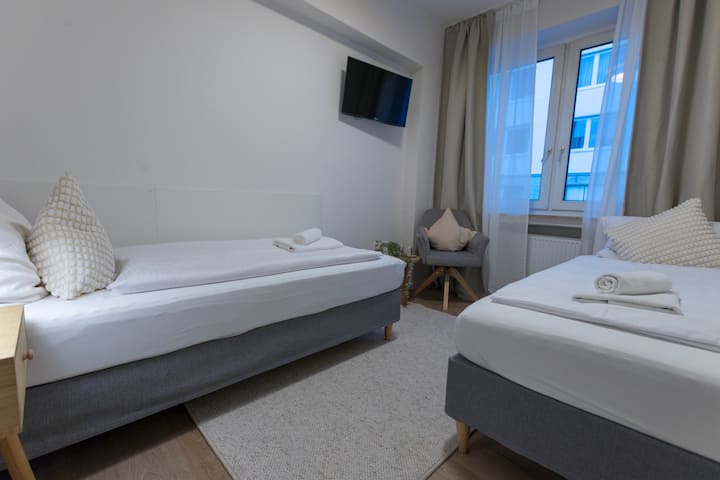 Doppel- Oder Zweibettzimmer - Düsseldorf