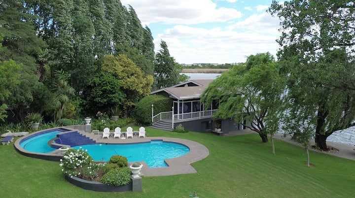 Vaal River Boathouse Bungalow - Vanderbijlpark