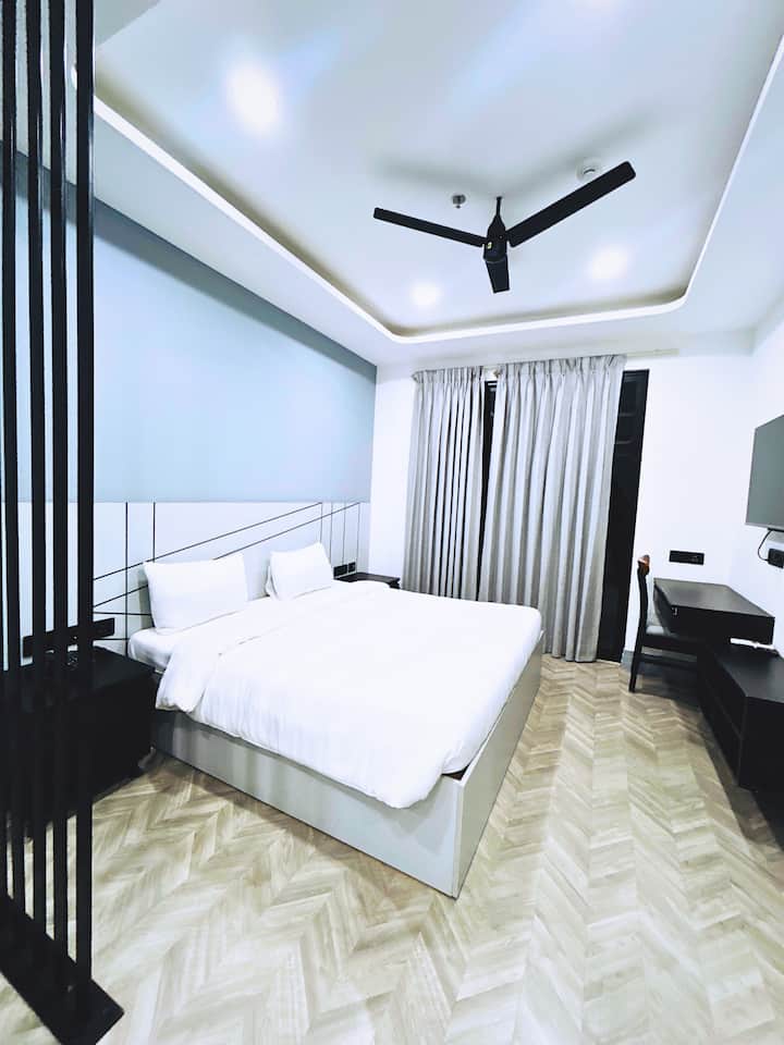 Chic Studio W/ Balcony Retract With Cozy Getaway - Gurugram