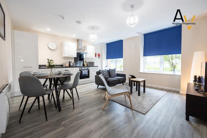 Salford 1-bed Apt|parking + Fast Wi-fi |5-min Tram - Manchester