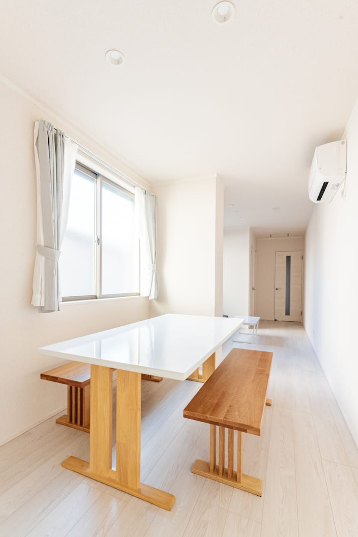 4月までの予約限定！10%割引！【新築86ｍ²】最大６名/鳴海駅から徒歩５分/敷地内無料駐車場１台/ - 지류시