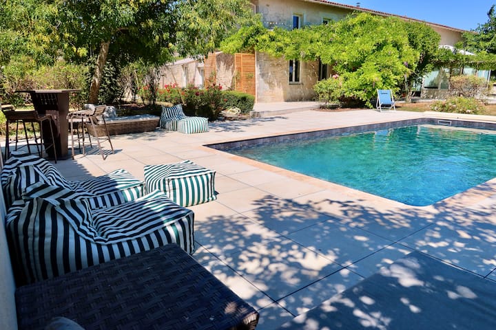 Maison Charentaise: Jeux, Piscine Chauffée &Nature - Surgères