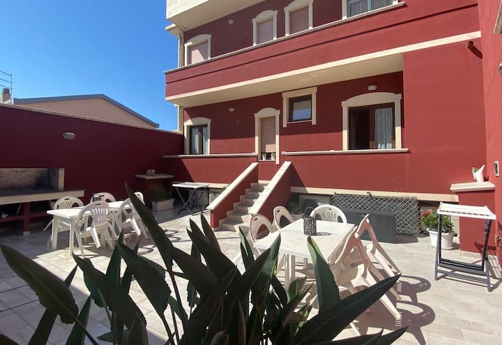 Quartu, Casa Rossa&blu Vicino Al Mare Poetto Beach - Sardinia