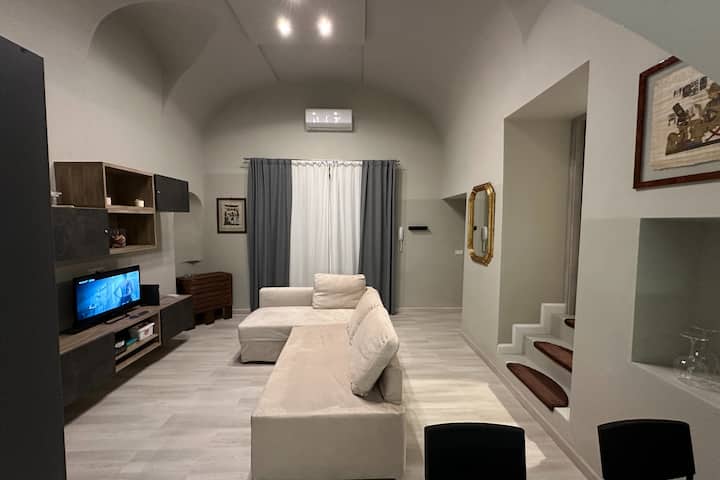 (3 Min From Dante) Appartamento In Palazzo Storico - Napoli
