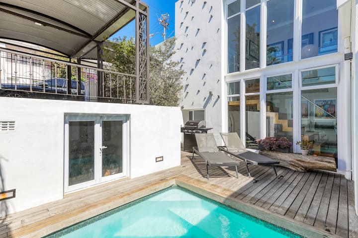 Solar-power Green Point Village Retreat - Camps Bay