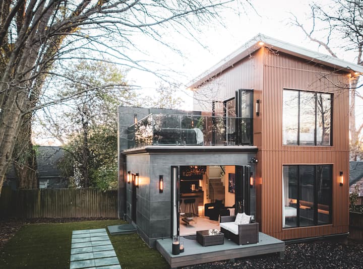 Urban Nature Retreat Atlanta | Pets | Rooftop - Atlanta, GA