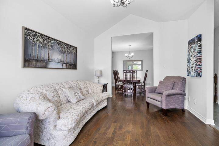 Executive Kanata 3 Bedroom With Hot Tub - Ottawa