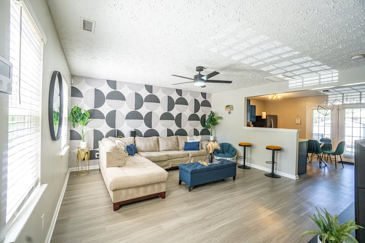 2br Each W/ Private Full Bath - 롤리