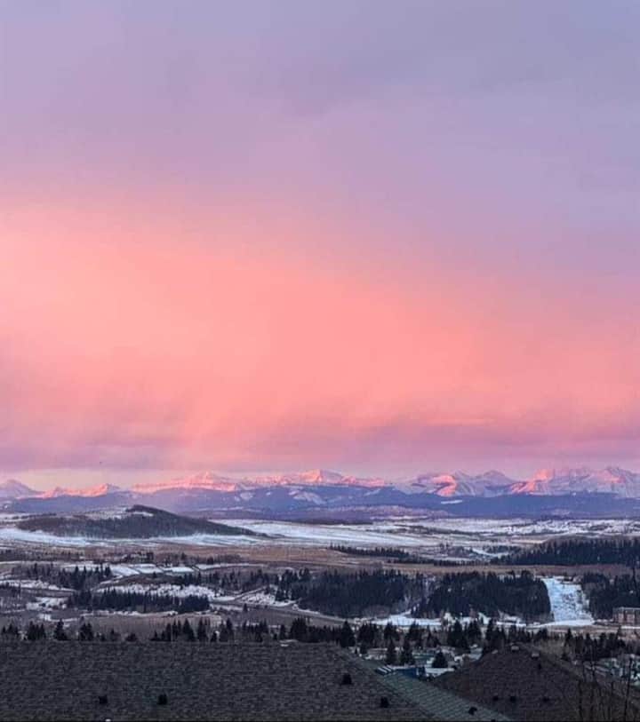 Charming Abode In Cochrane - Cochrane