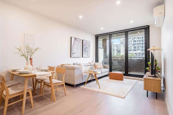 Unparalleled City Convenience 2br Apt Free Parking - Rod Laver Arena