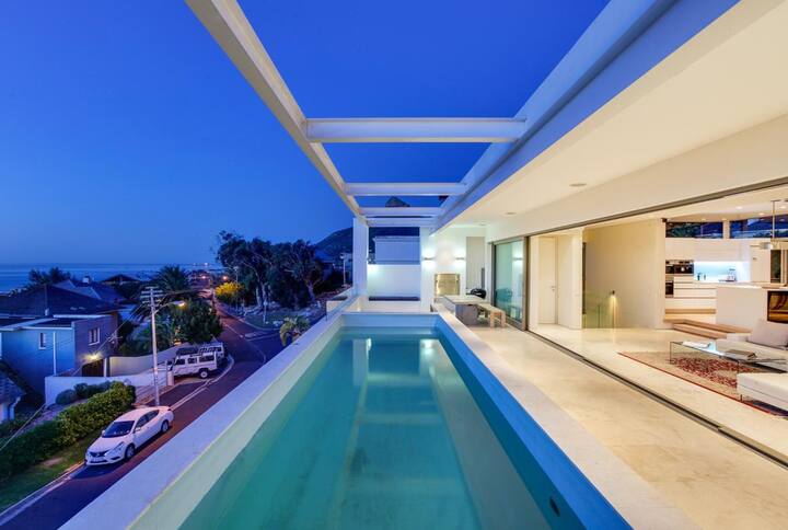 Infinity Villa (5 Star Camps Bay Villa) - Camps Bay