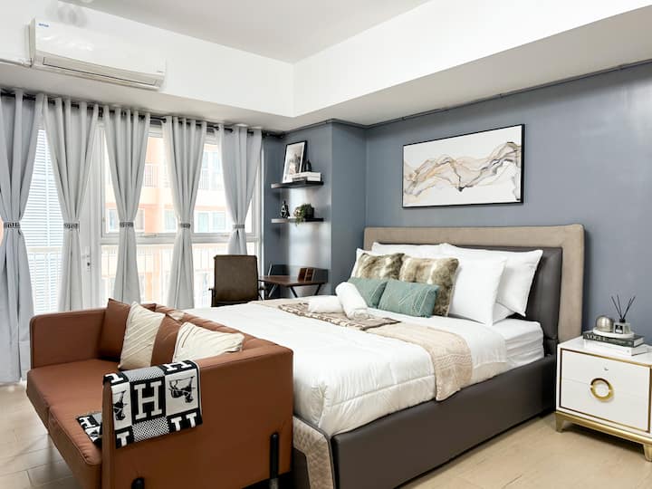 King-sized Bed Suite Linked To Venicemall+fastwifi - Taguig