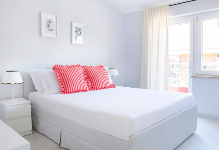 Three-bedroom With Private Terrace (Anagnina) - Italy