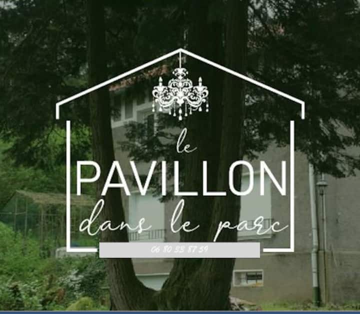 Le Pavillon Dans Le Parc - Bussang