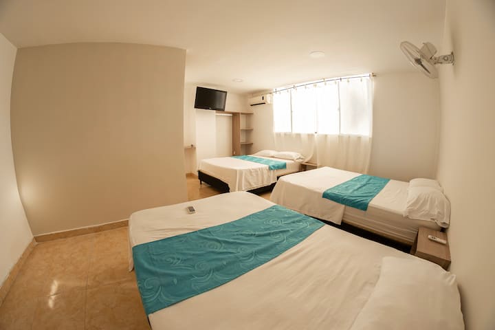 Amplia Y Cómoda Habitación Para Hasta 5 Personas - Neiva