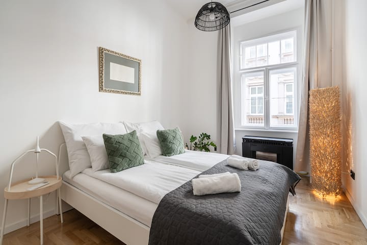 Charming Home W/ 2bedrooms Behind The Opera House - Budapest