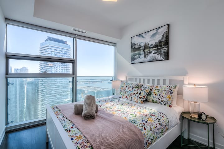 50th+ Floor 2br Downtown Modern Condo - Toronto