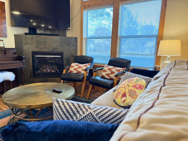 West Bend Bike And Ski Getaway Hot Tubs Ready - Bend, OR