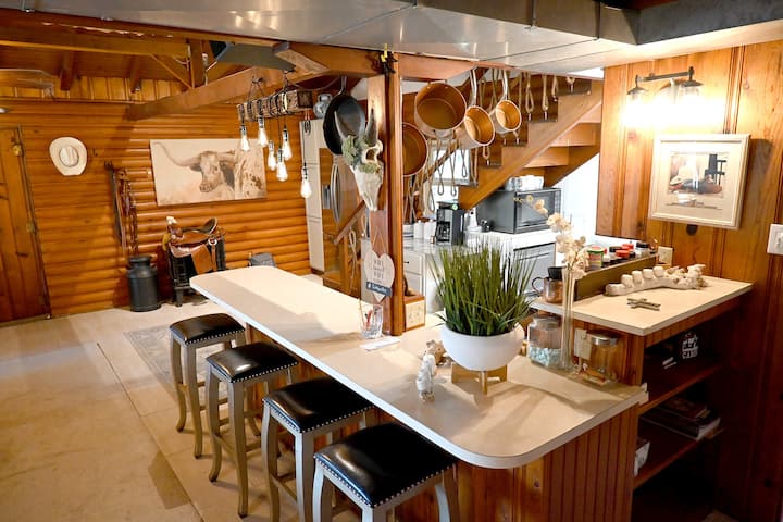 Lake Side Community Ranch-style 3 Bed Cabin - Fall River, KS
