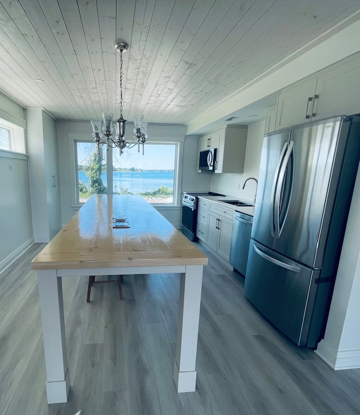 1000 Islands Peninsula Getaway - Gananoque