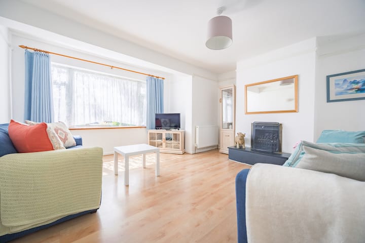 Cozy Cambridge 3-bed Family Home Garden & Parking - Cambrige (UK)