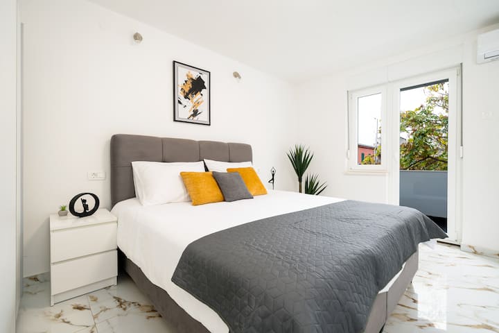 Luxury 2 Bedrooms App With Balcony - Split