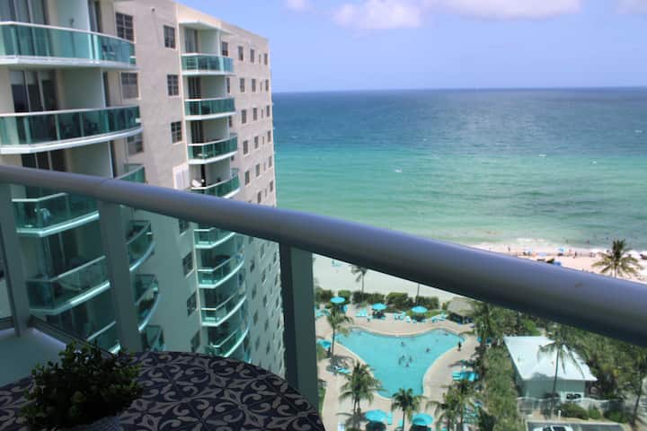 Best Oceanfront Apt 4p Restored-new! Hollywood Fl - Hollywood, FL
